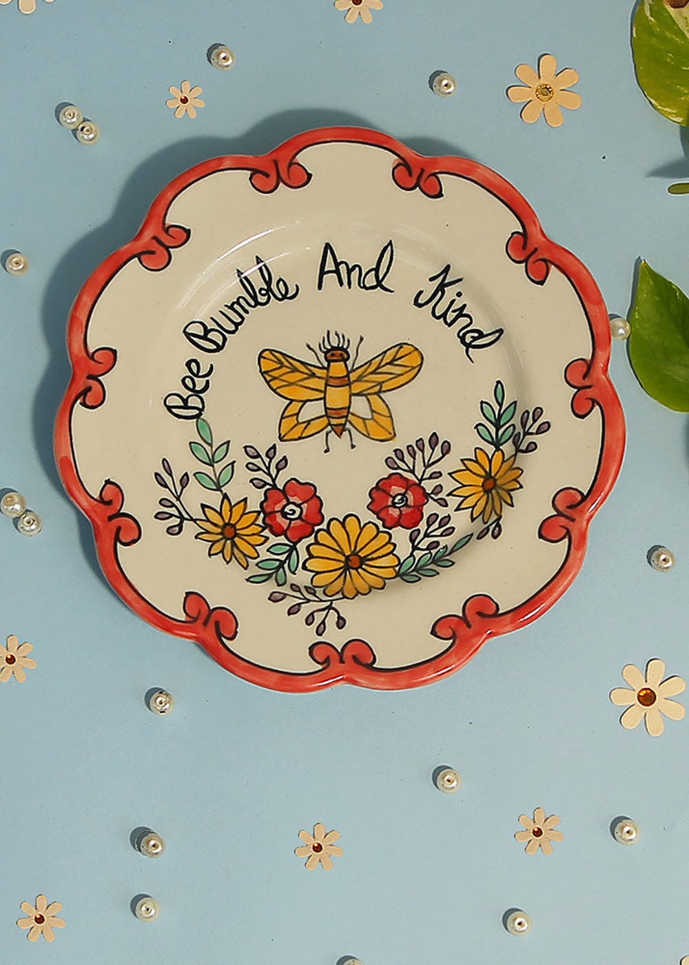 Get Bumble Bee Ceramic Wall Plate at ₹ 799 | LBB Shop