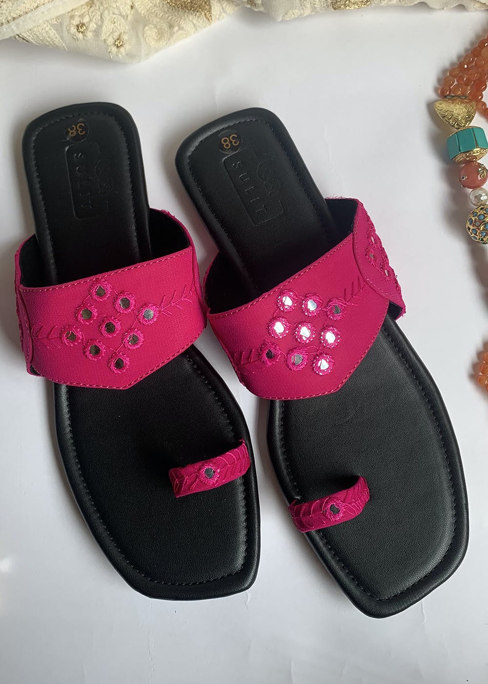 Get Mirror Embellished Magenta Detail One Toe Flats at ₹ 1200 | LBB Shop