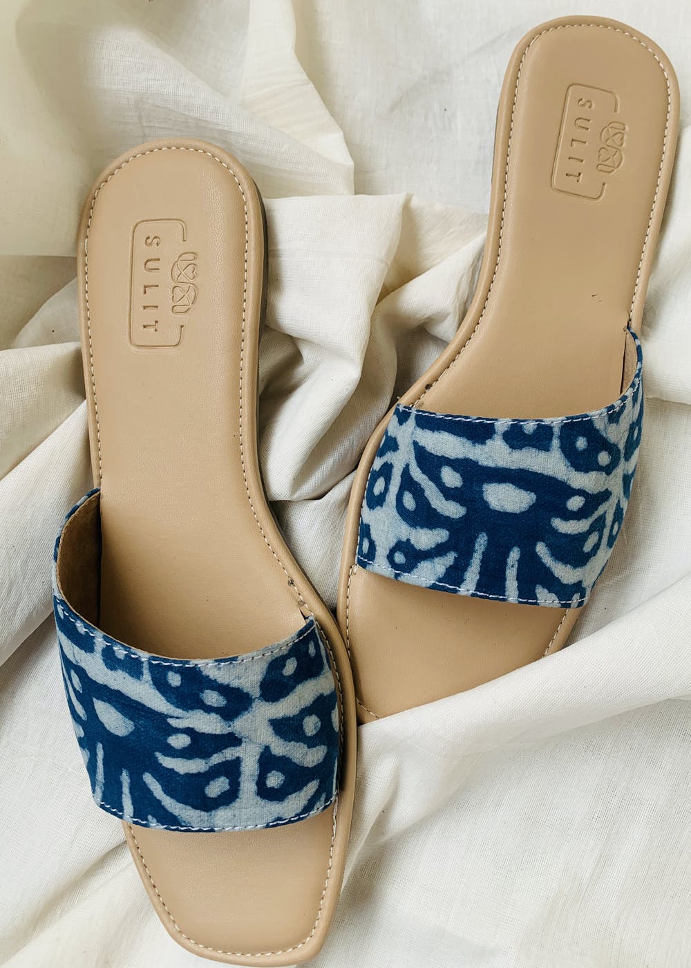 Get Blue Block Printed Slides at ₹ 1200 | LBB Shop