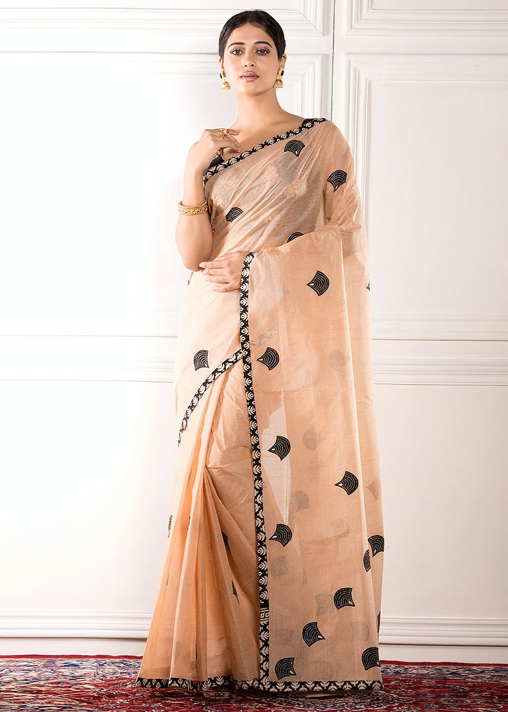 Get Cream Bangladeshi Cotton Embroidered Saree at ₹ 2708 | LBB Shop