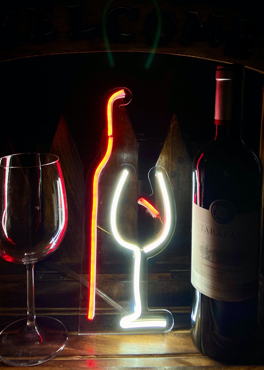 Get Neon Light- Wine Set at ₹ 1050 | LBB Shop