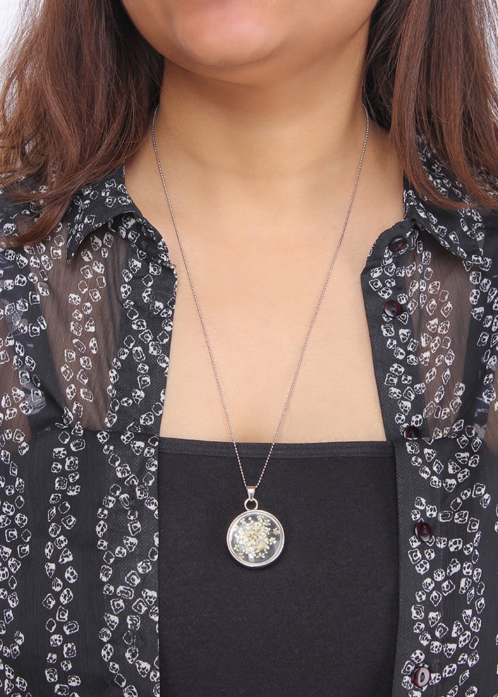 Get Minimalistic Frilly Flower Necklace at ₹ 1150 | LBB Shop