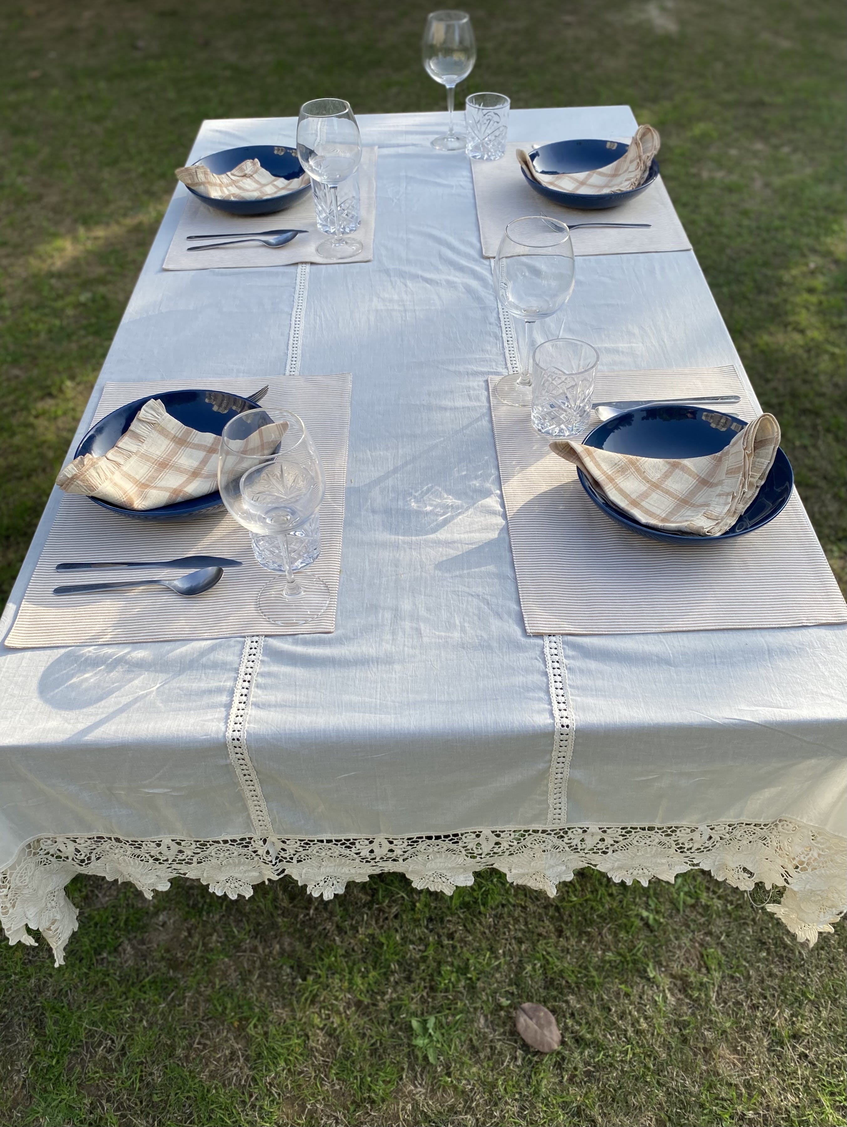 Get Farmhouse Rectangle Dining Sheet 6 Seater at ₹ 2700 | LBB Shop