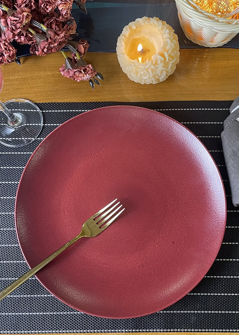 Get Flowing Wine Plate - (Set Of 2) at ₹ 999 | LBB Shop