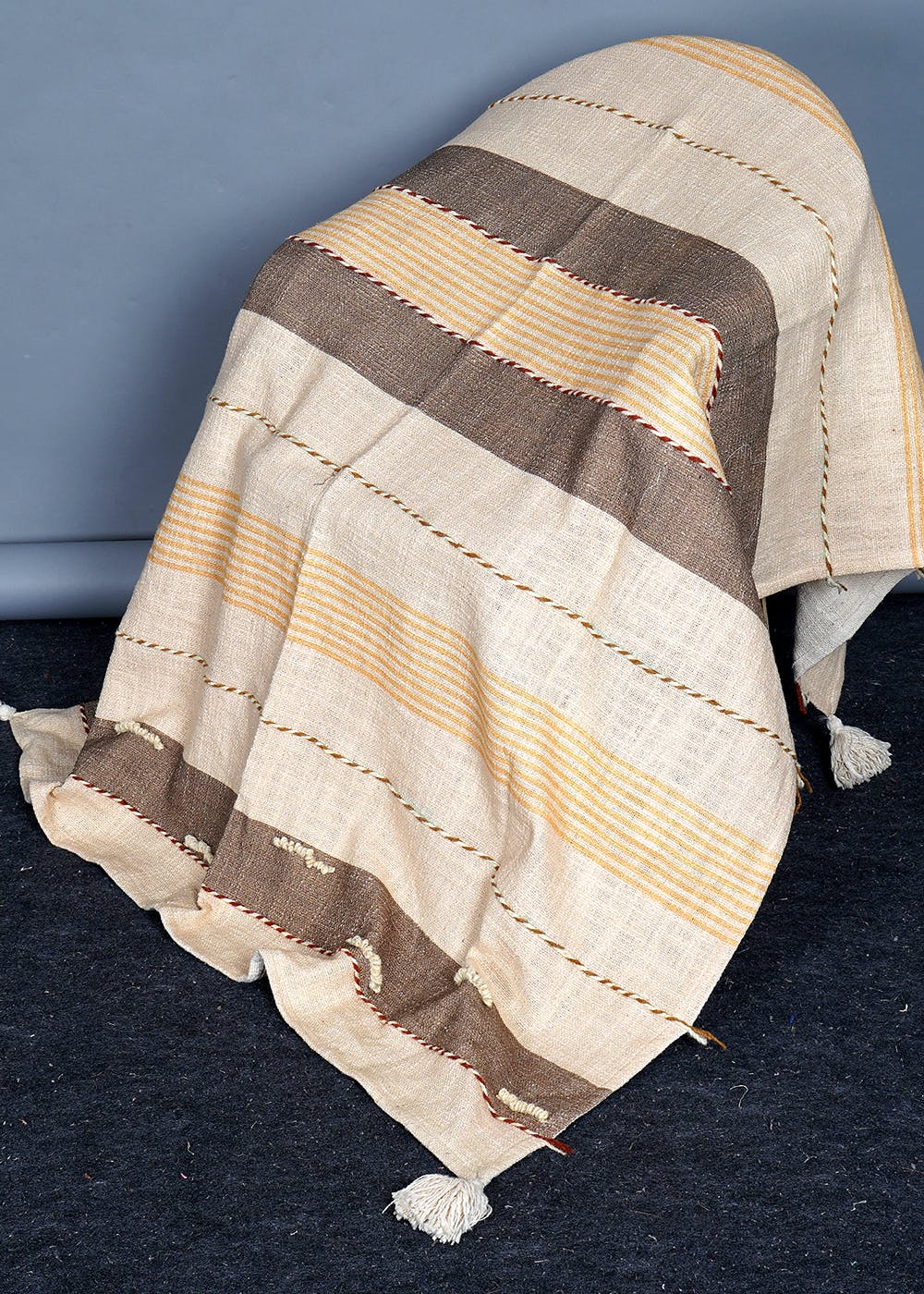 Get Egret - Embroidered Throw (50 X 60 Inches) at ₹ 4499 | LBB Shop