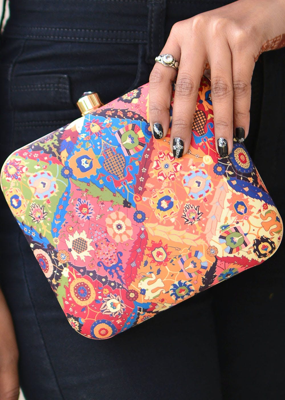 Get Multicolor Abstract Printed Clutch at ₹ 1099 | LBB Shop