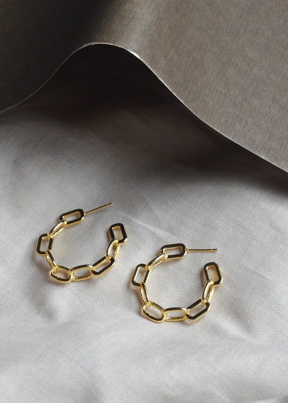 Get Chain Link Design Gold-Plated Earrings at ₹ 1540 | LBB Shop