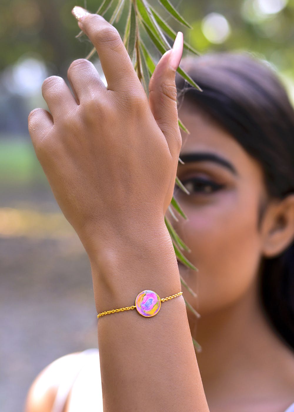 Get Minimalistic Gold Full Moon Phase Bracelet at ₹ 1000 | LBB Shop