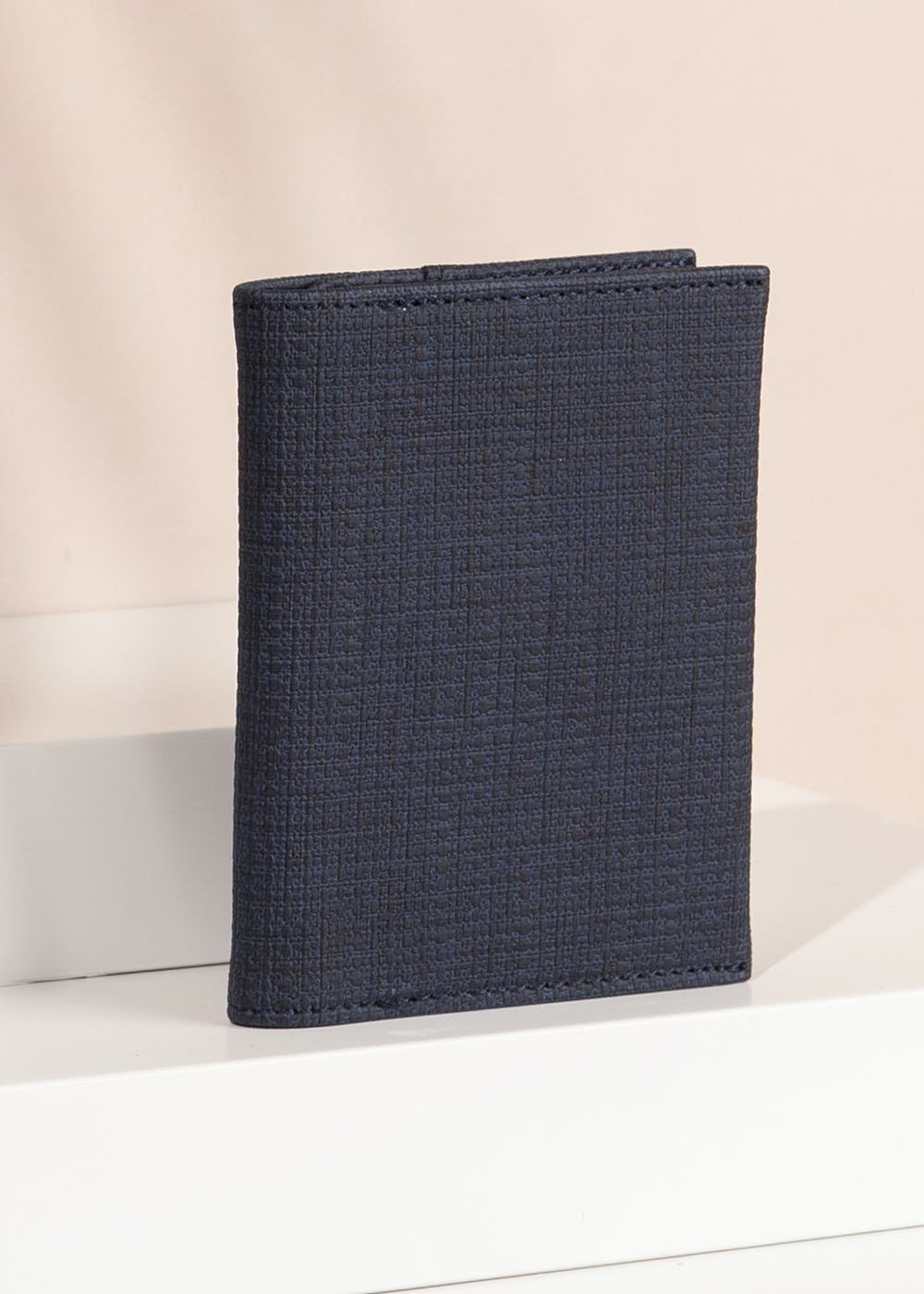 Get Solid Slim Wallet at ₹ 590 | LBB Shop