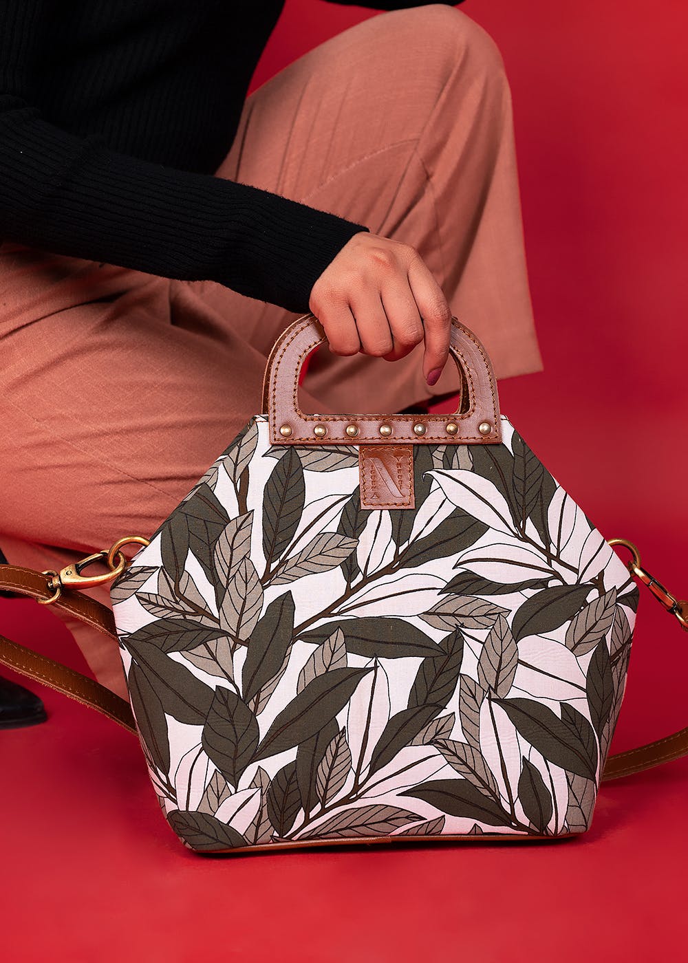 Get White -Green Tropical Print Tote Bag at ₹ 1500 | LBB Shop