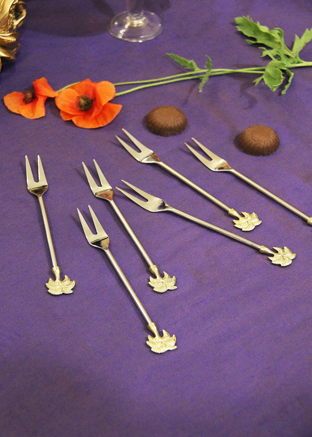 Get Gold Brass Palm Leaf Fruit Forks - Set of 6 at ₹ 1550 | LBB Shop