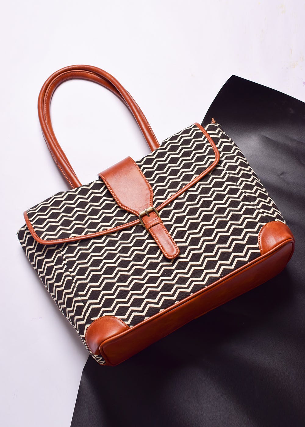 Get Monochromatic Design Belt Buckle Closure Handbag at ₹ 1799 | LBB Shop