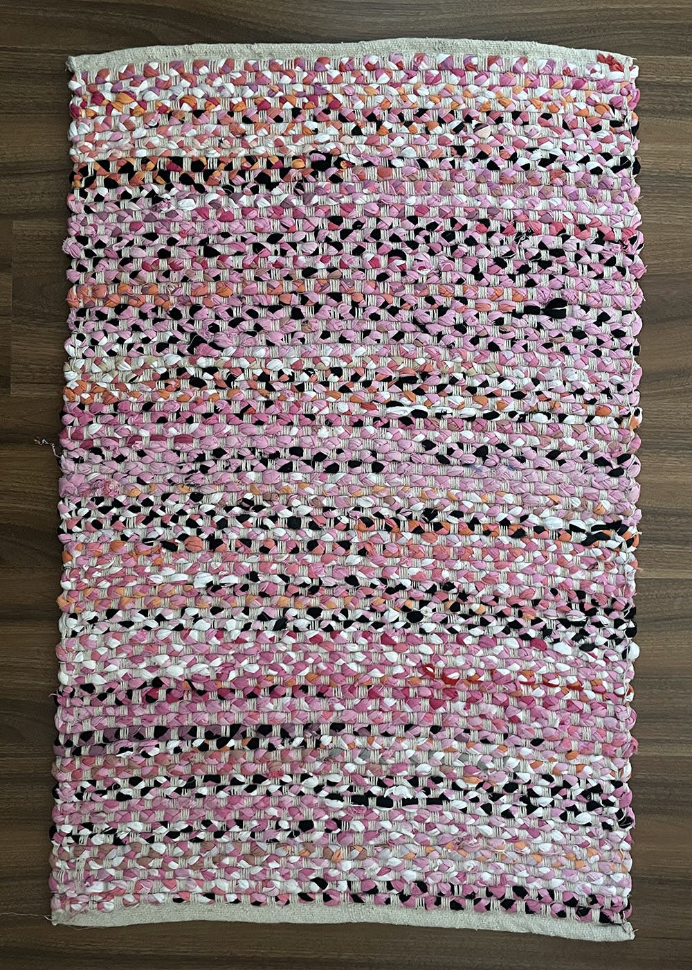 Get Pink Knot Design Recyclable Chindi Rag Rug at ₹ 1360 | LBB Shop