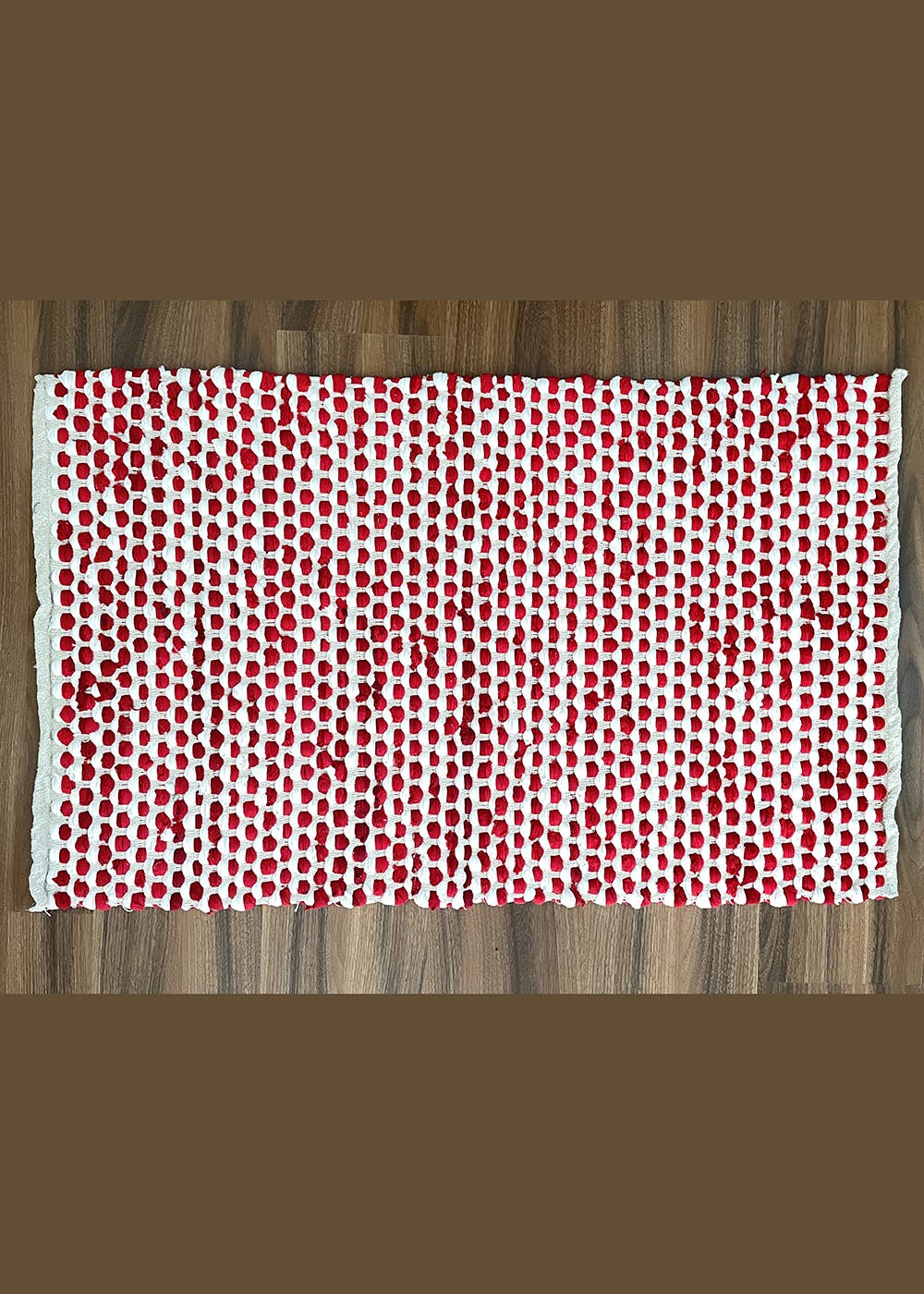 Get Red And White Recyclable Chindi Rag Rug at ₹ 1360 | LBB Shop
