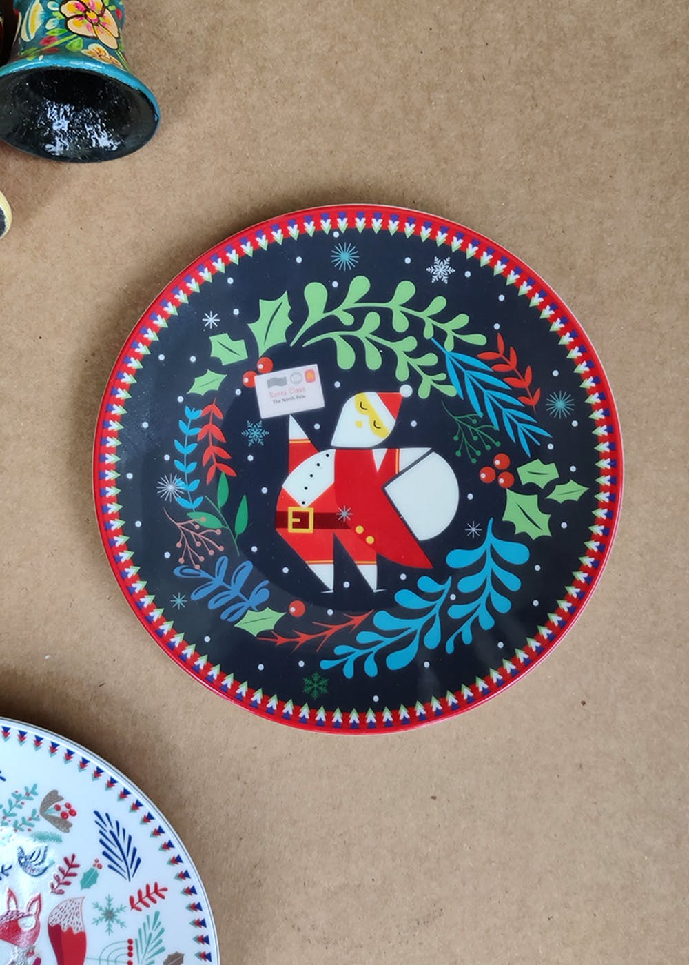 Get Santa Mailman Wall Plate at ₹ 800 | LBB Shop