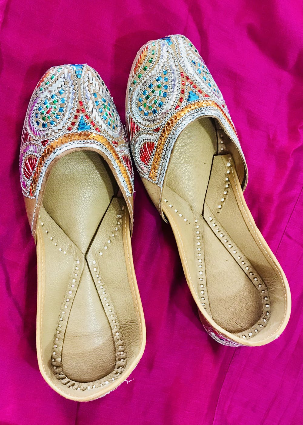 Get Multicoloured Mukaish Pattern Detail Juttis at ₹ 1400 | LBB Shop