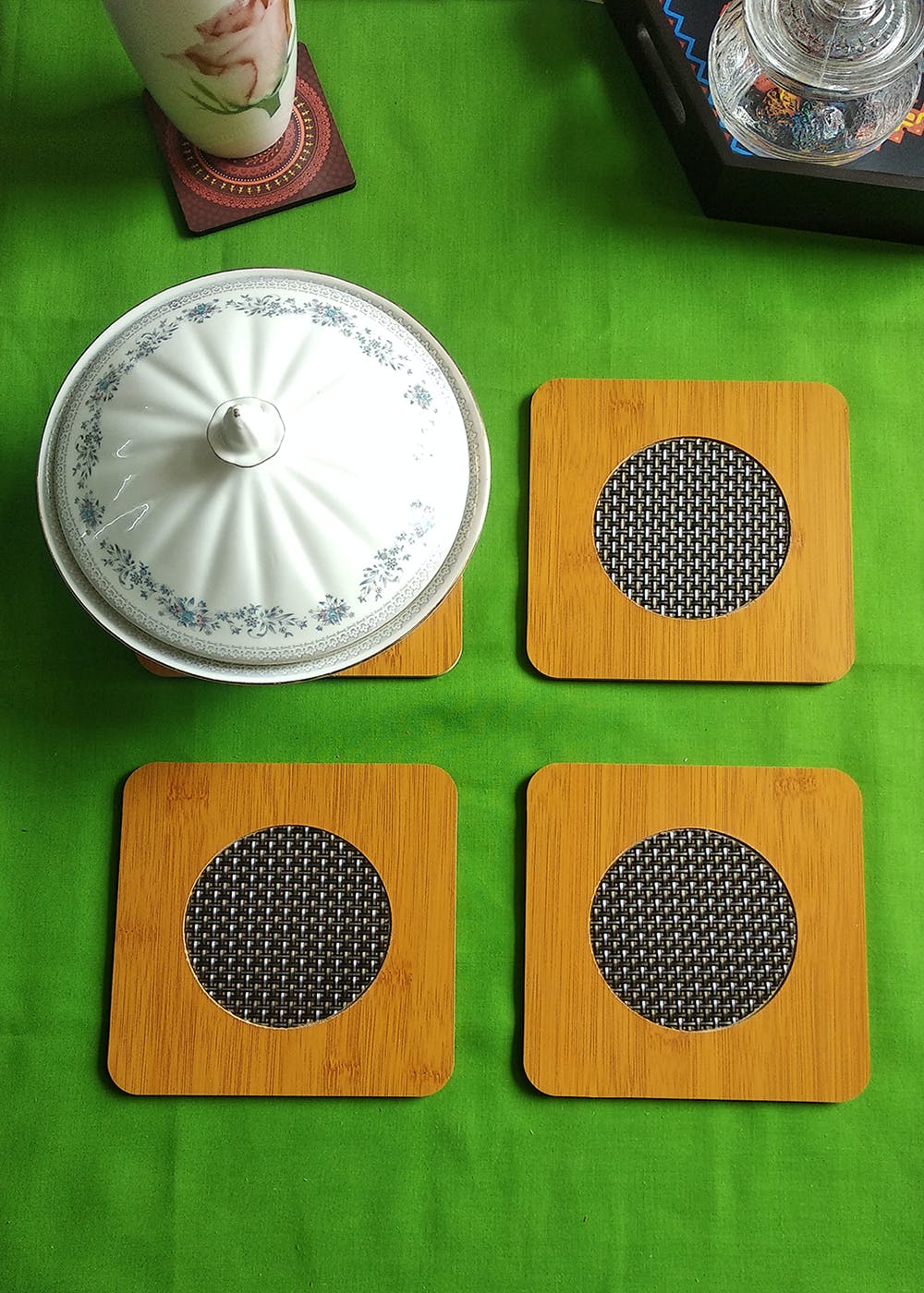 Get Square Mesh Pattern Bamboo Trivet (Set of 4) at ₹ 539 | LBB Shop
