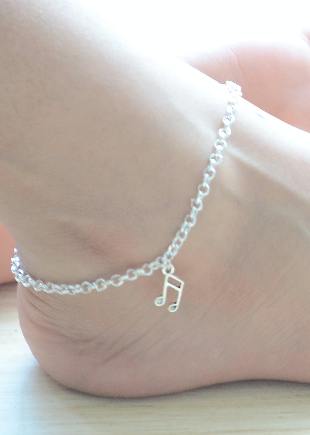 Get Contemporary Small Musical Note Anklet Silver at ₹ 259 | LBB Shop