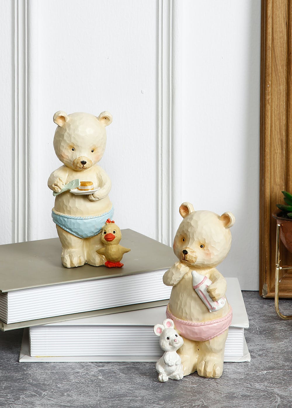Get Polyraisin Bear Family Pair Showpieces at ₹ 2149 | LBB Shop