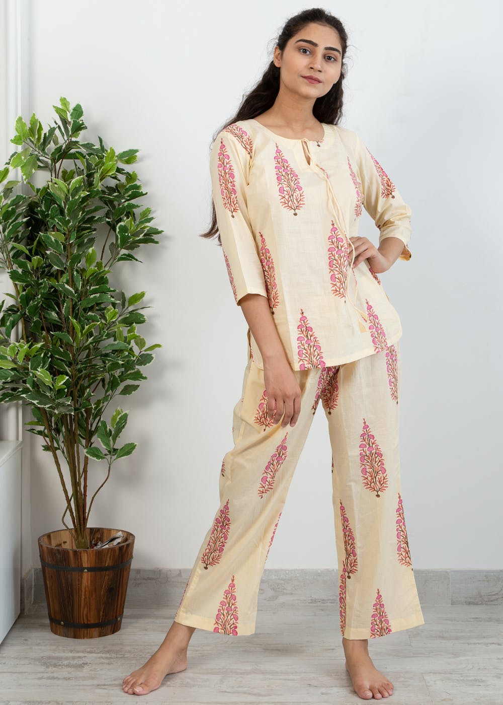 Get Contrast Motif Printed Cream Lounge Set at ₹ 1799 | LBB Shop