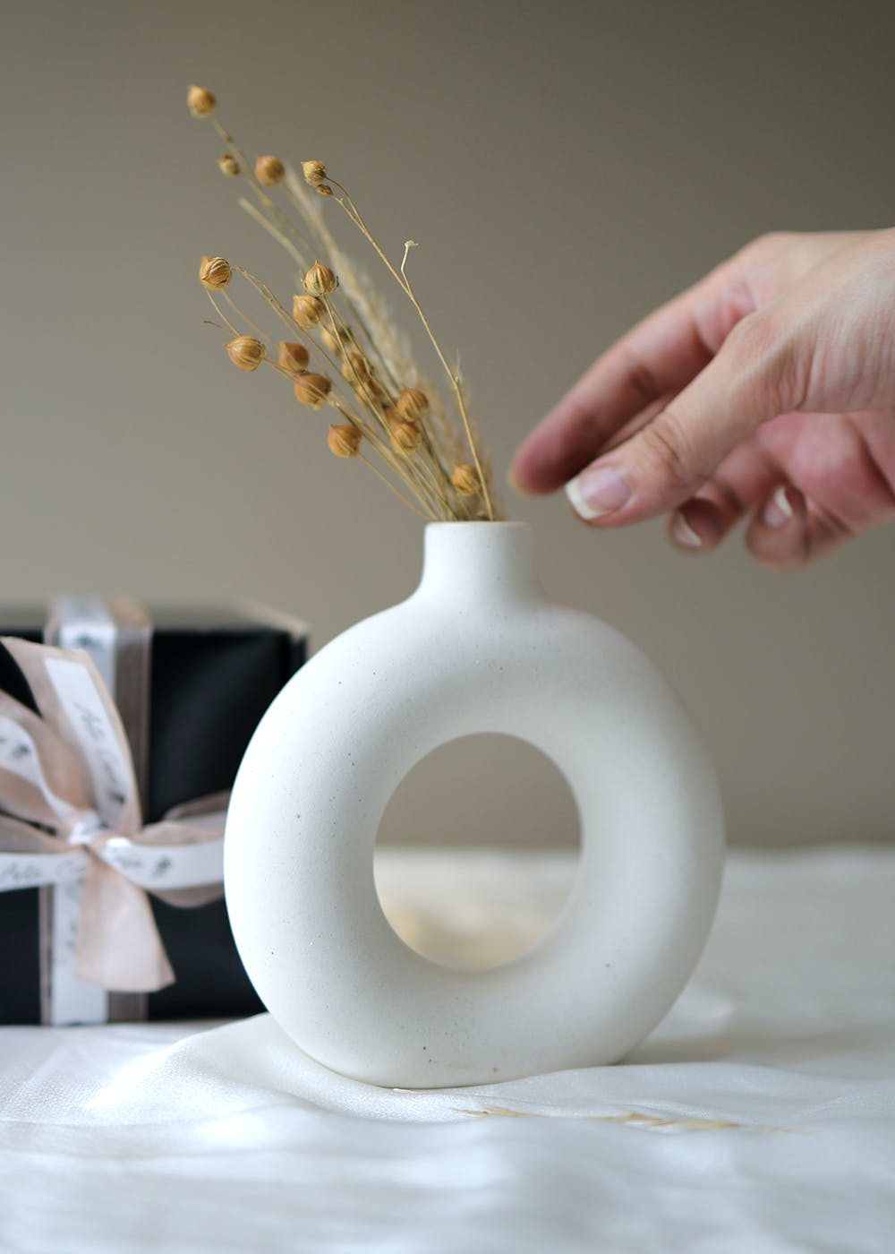 Get Mini Polo Vase at ₹ 499 | LBB Shop