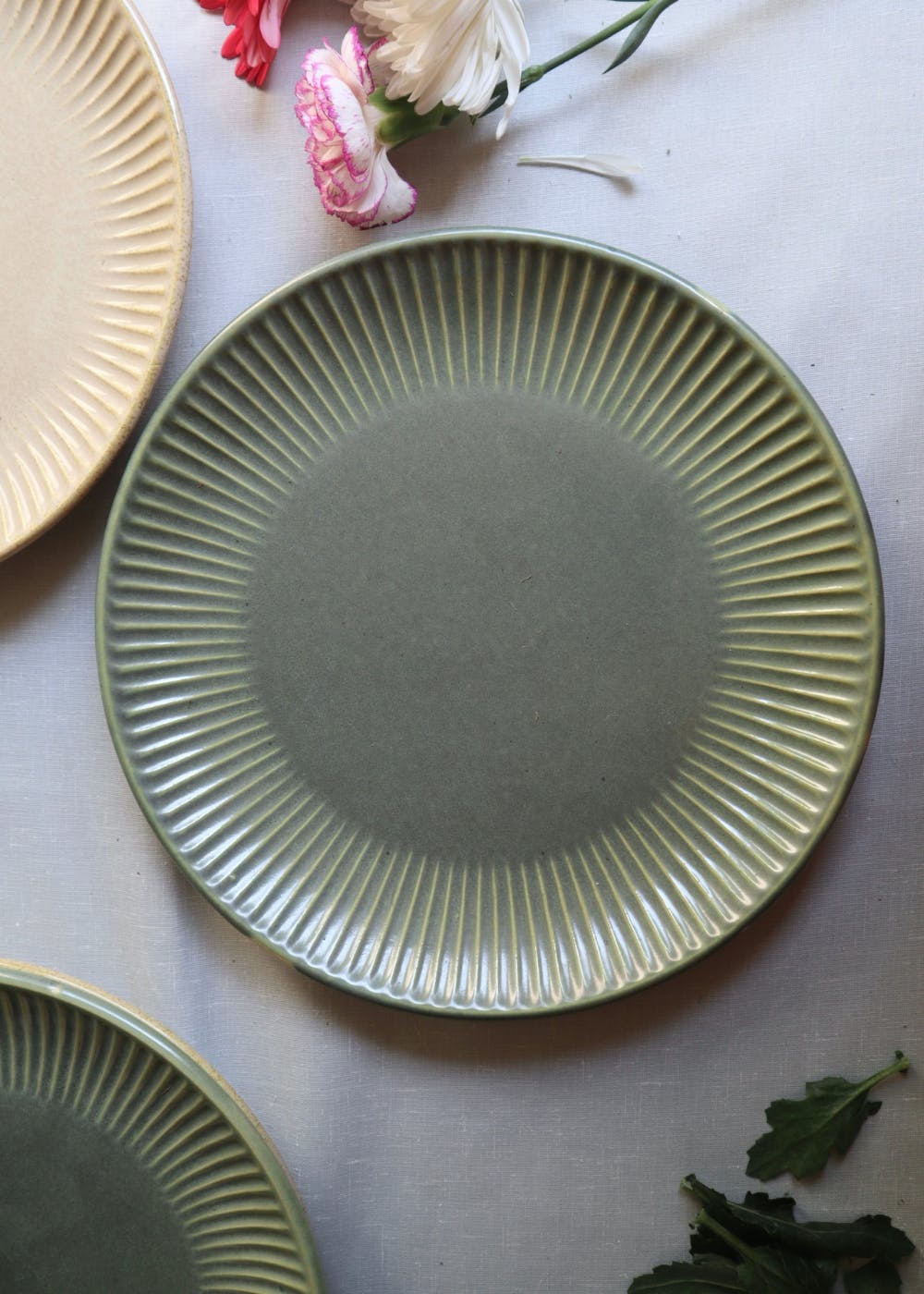 Get Spiky Green Dinner Plate - Set of 2 at ₹ 1399 | LBB Shop