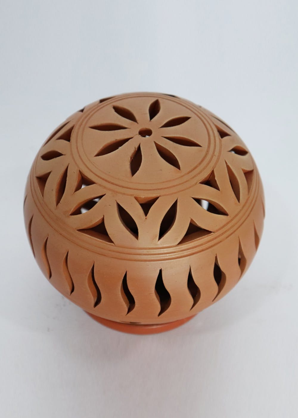 Get Kuladi Shaped Terracotta Tealight Holder at ₹ 1040 | LBB Shop
