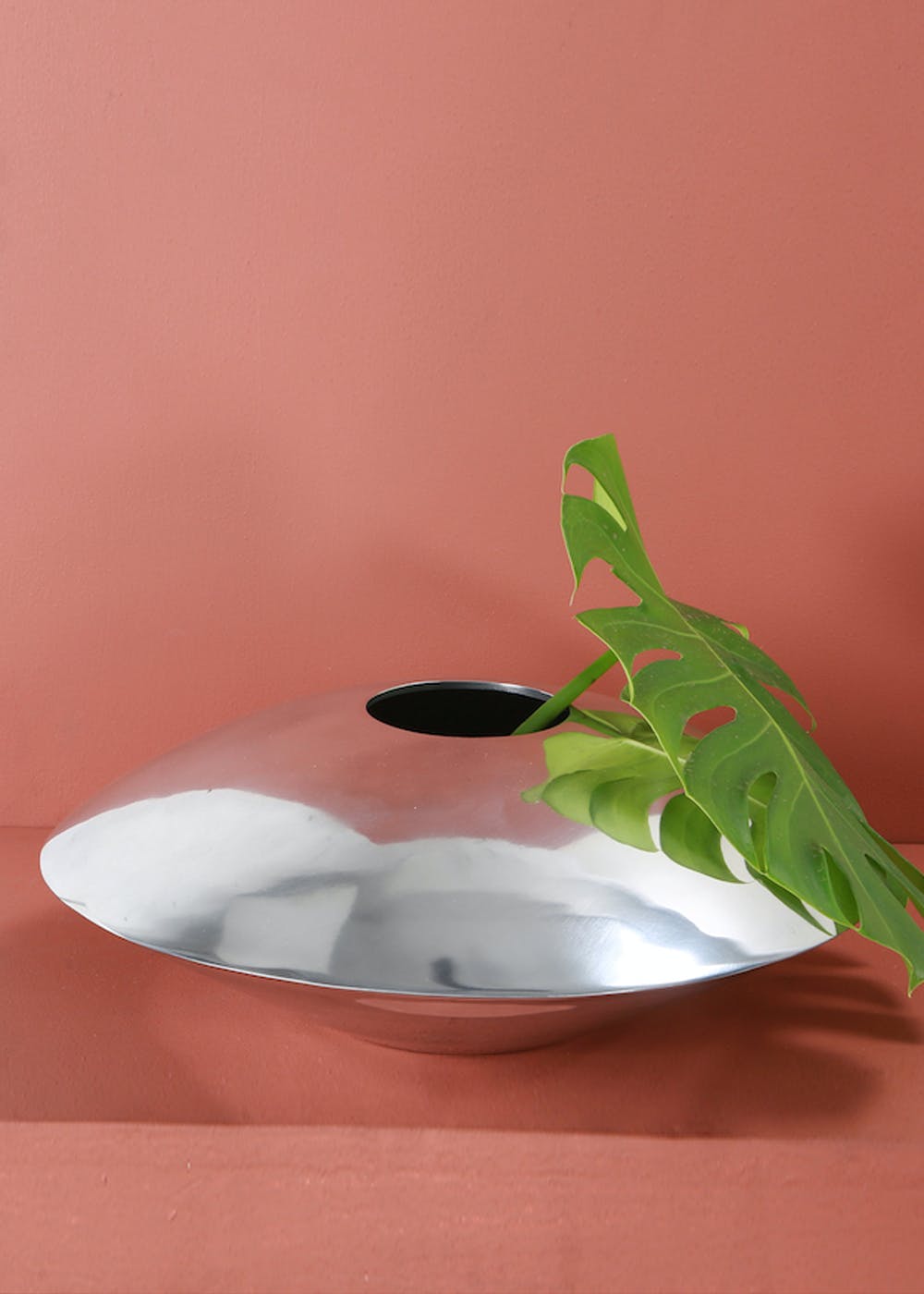 get-ellipse-aluminium-vase-at-2800-lbb-shop
