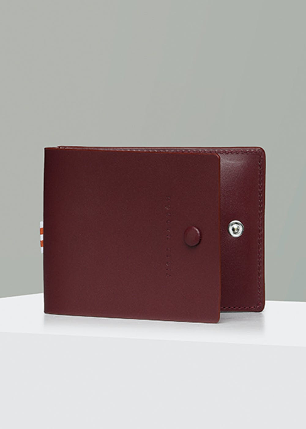 Get Classic Solid Pull Out leather Wallet at ₹ 4800 | LBB Shop