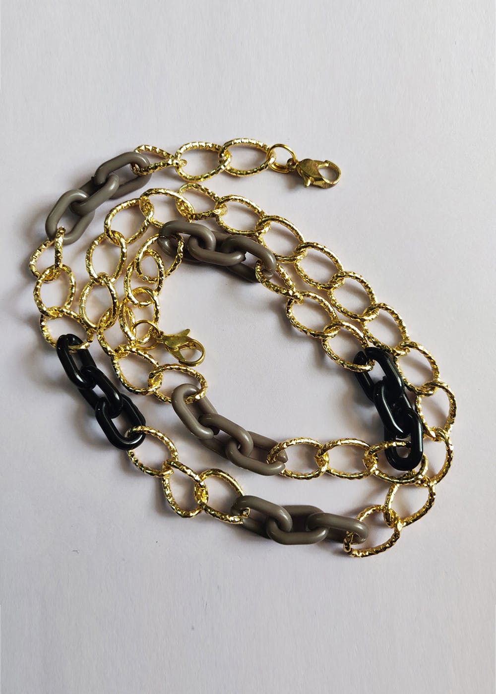 Get Multipurpose Chain - Grey & Black Link Chain With Metal Loops at ...