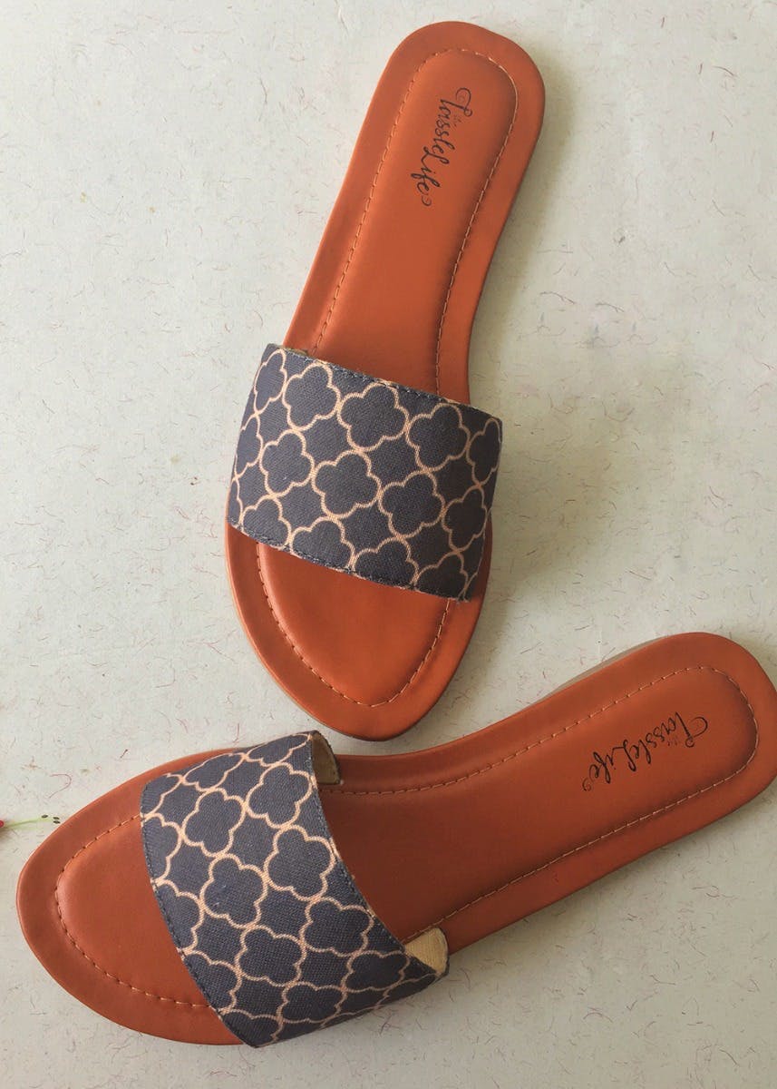 Get Arabic Pattern Grey Sliders at ₹ 799 | LBB Shop