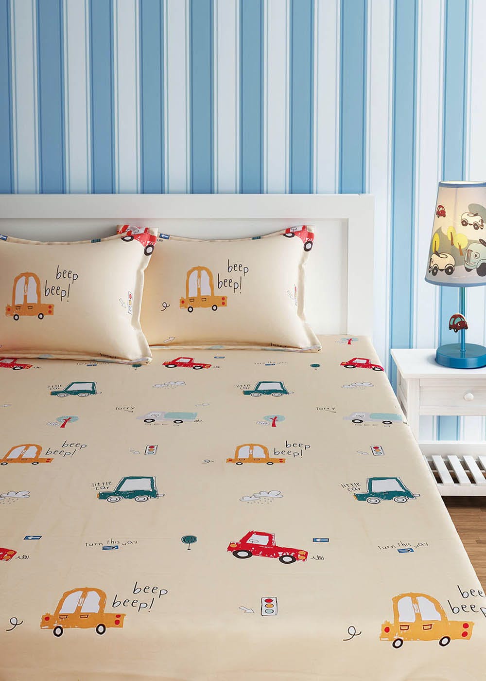 Get Car And Traffic Light Print Yellow And Red Bedsheet Set at ₹ 1699 ...