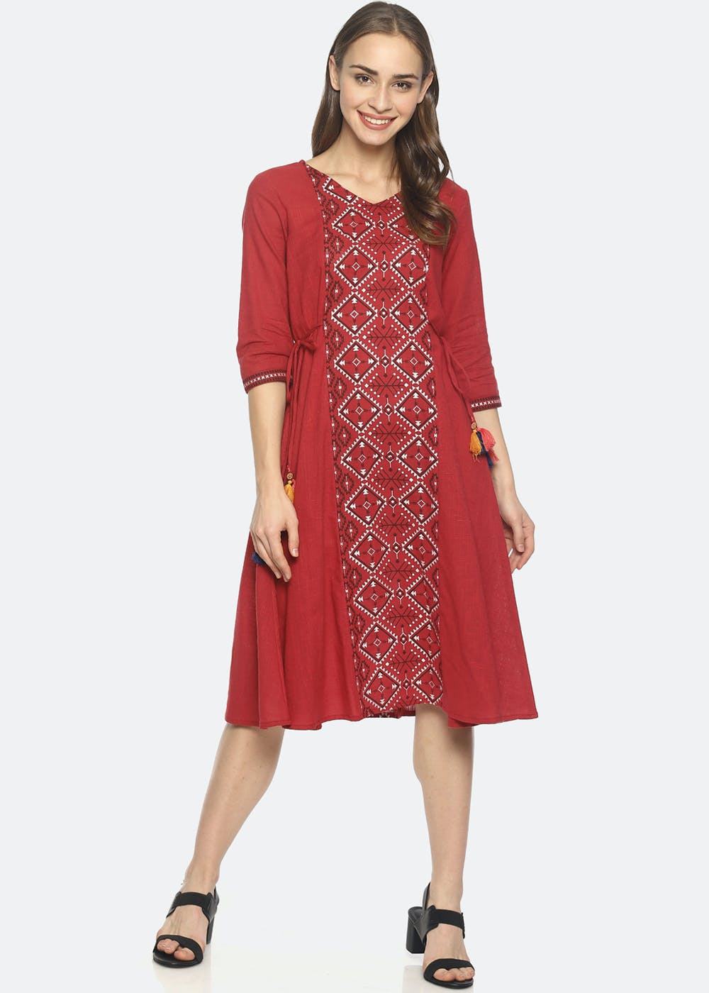 Get Printed Center Panel Detail Side Pleated Red Dress at ₹ 1499 | LBB Shop