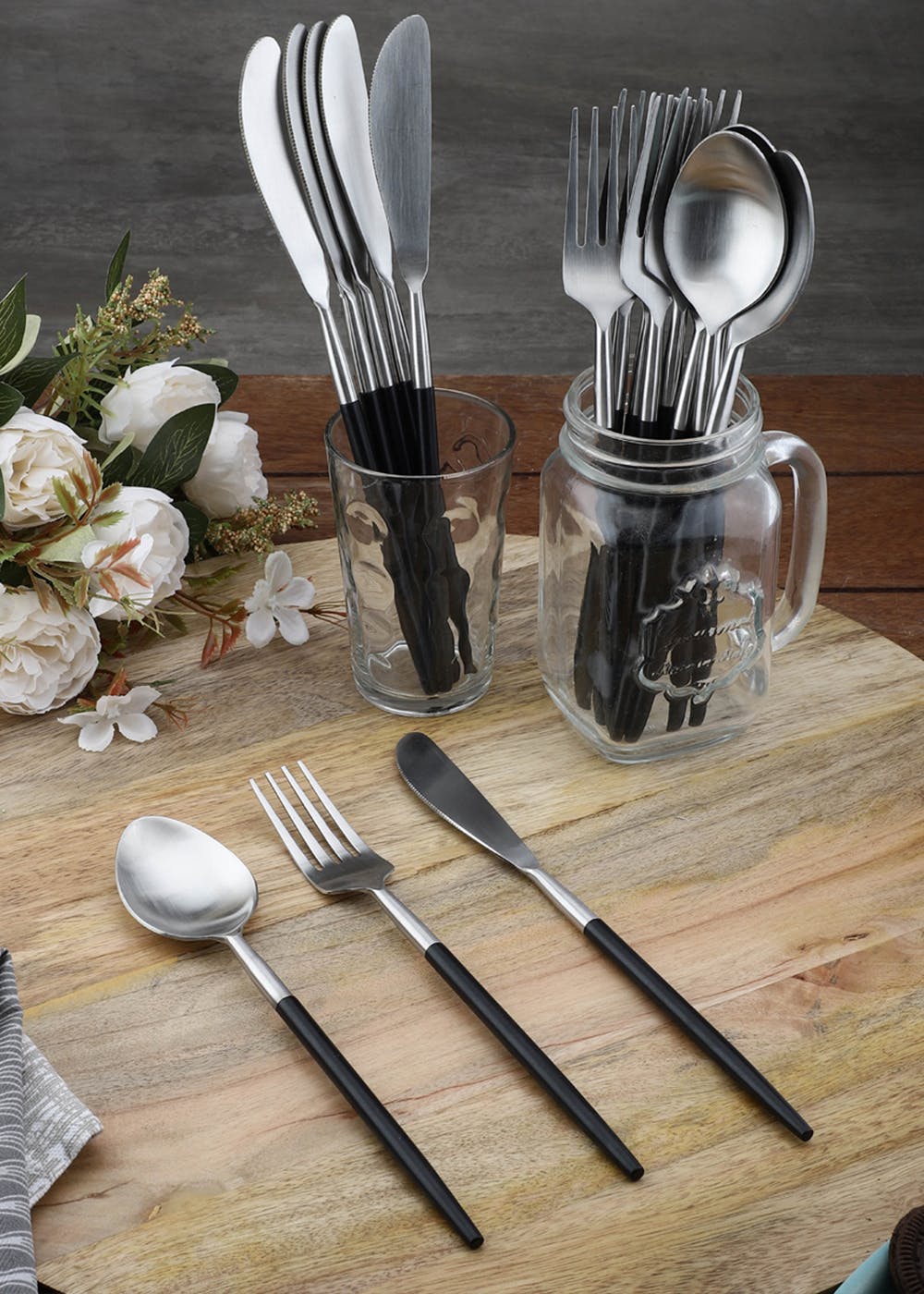 Get Radiant Black Handle Matt Steel Cutlery Set Of Eighteen - Spoons ...