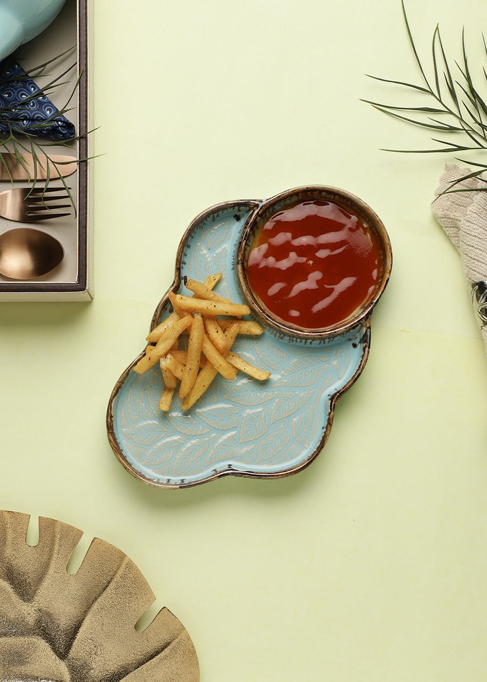 Get Tranquil Mint Ceramic Cloud Shaped Chip N Dip Serving Platter at ₹ 1399 | LBB Shop