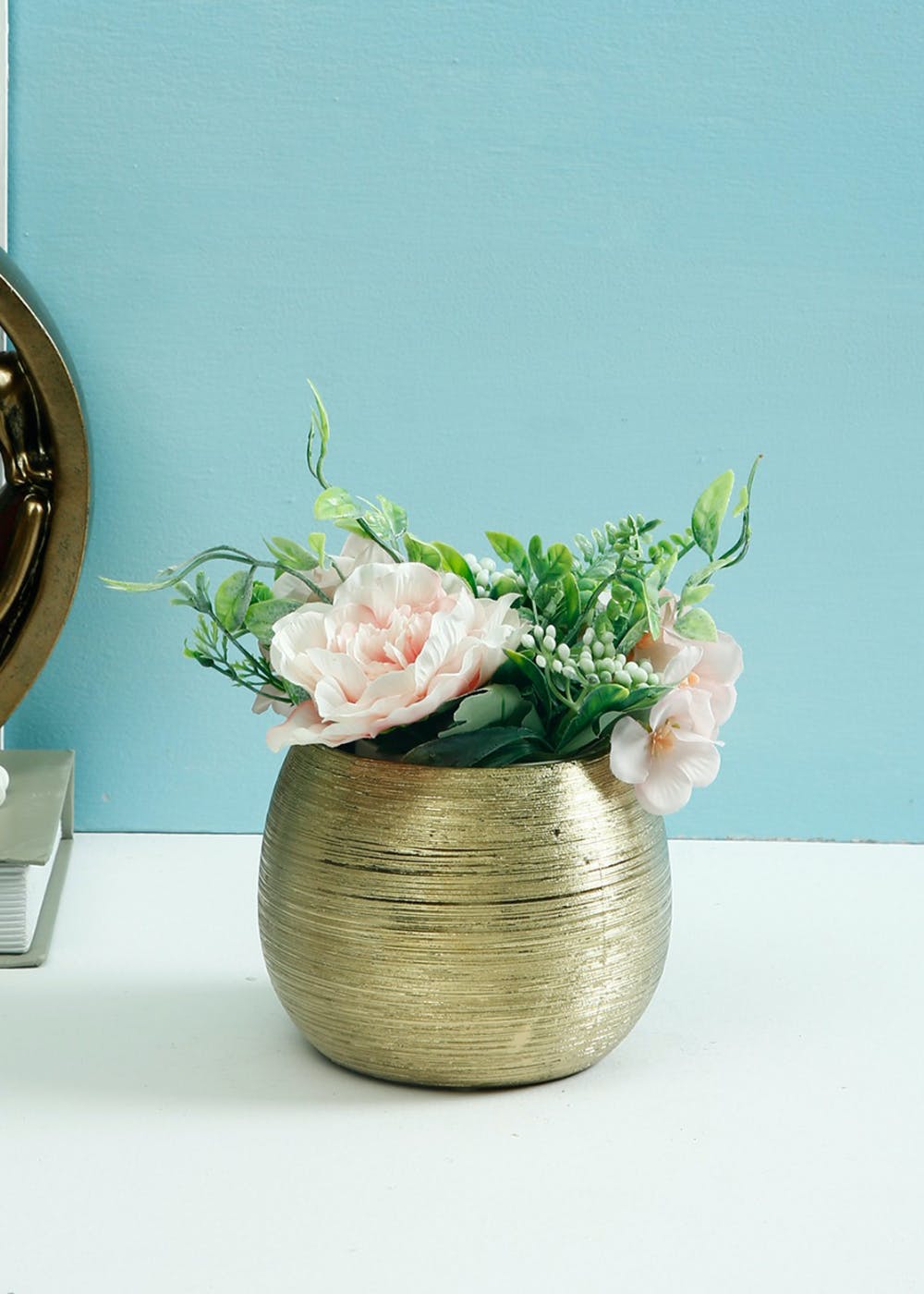 Get Handcrafted Golden Ceramic Vase at ₹ 2249 | LBB Shop