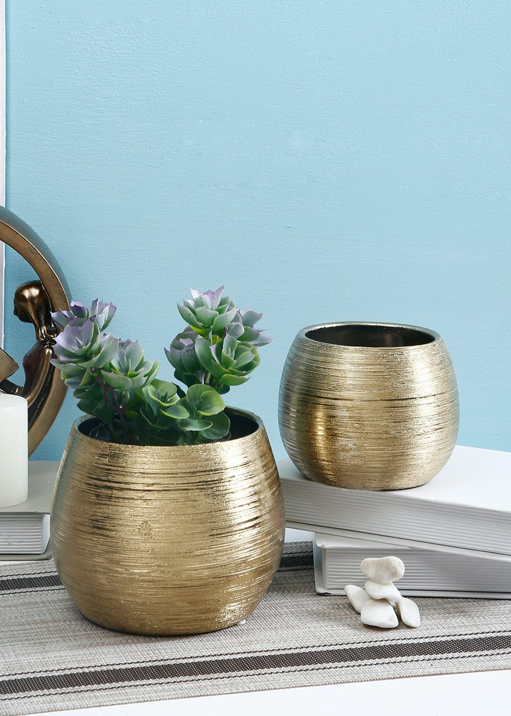 Get Set Of 2 Handcrafted Golden Ceramic Vases at ₹ 3749 | LBB Shop