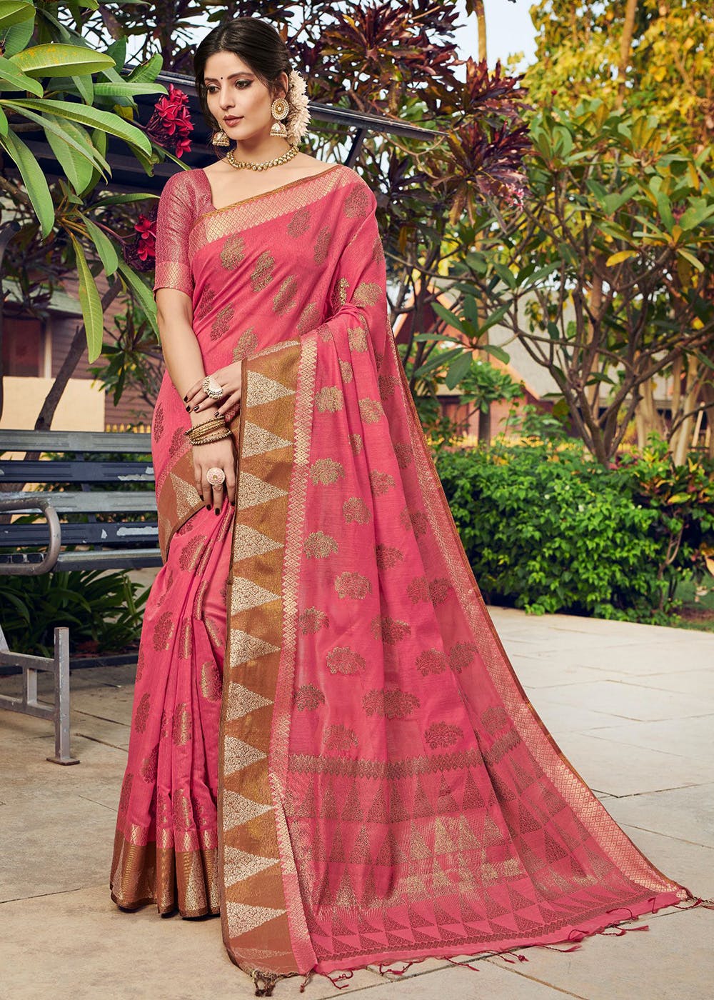 Get Pink & Gold-Toned Woven Design Kanjeevaram Saree at ₹ 1849 | LBB Shop