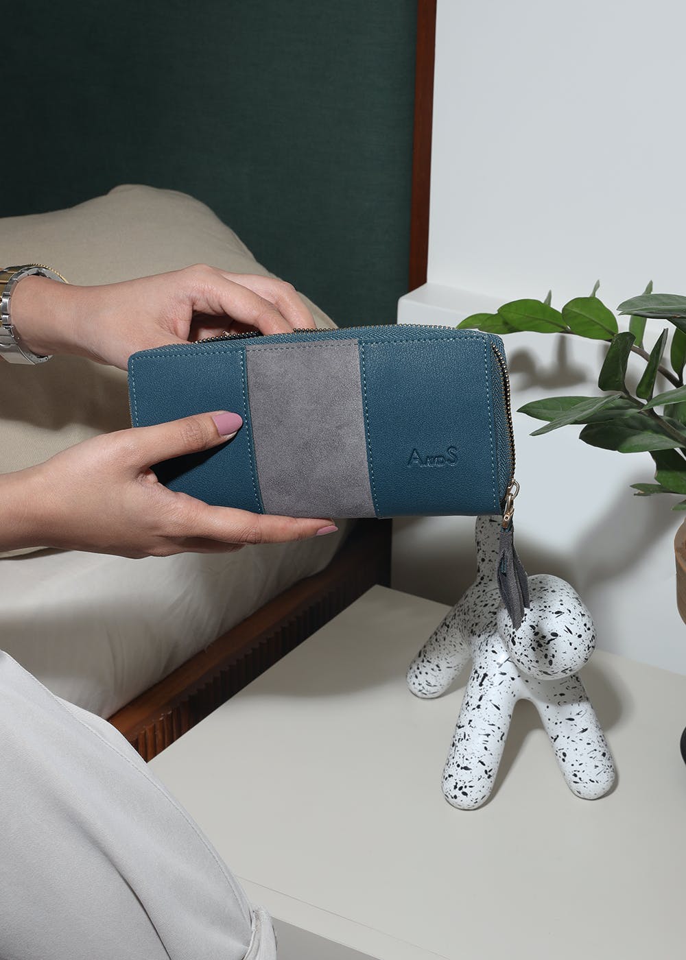 Get Solid Wallet with Suede Details at ₹ 999 | LBB Shop