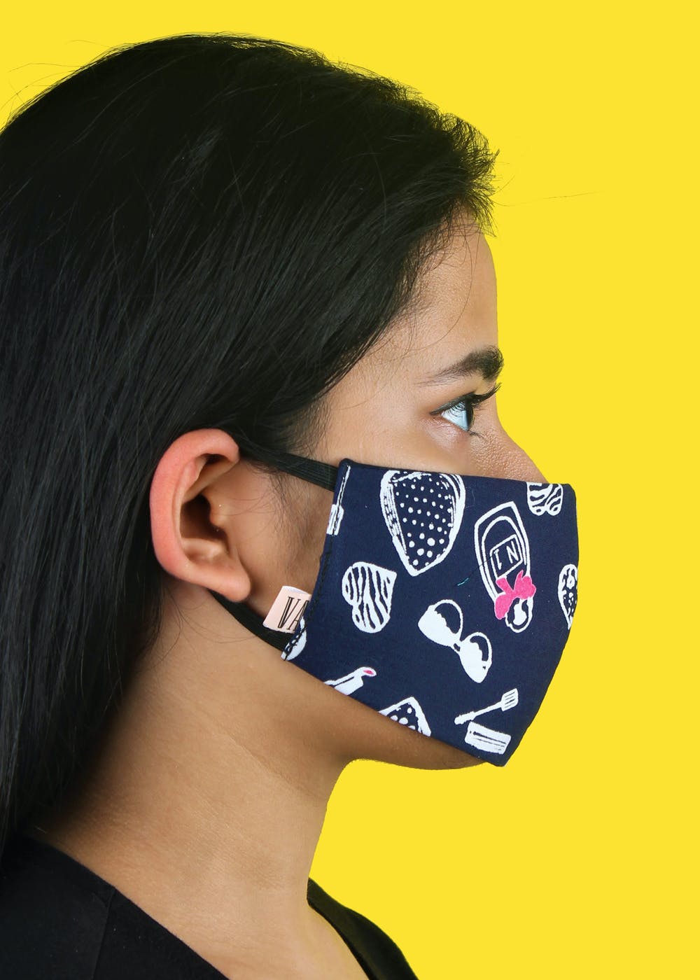 Get Makeup Holic Black Mask at ₹ 249 | LBB Shop