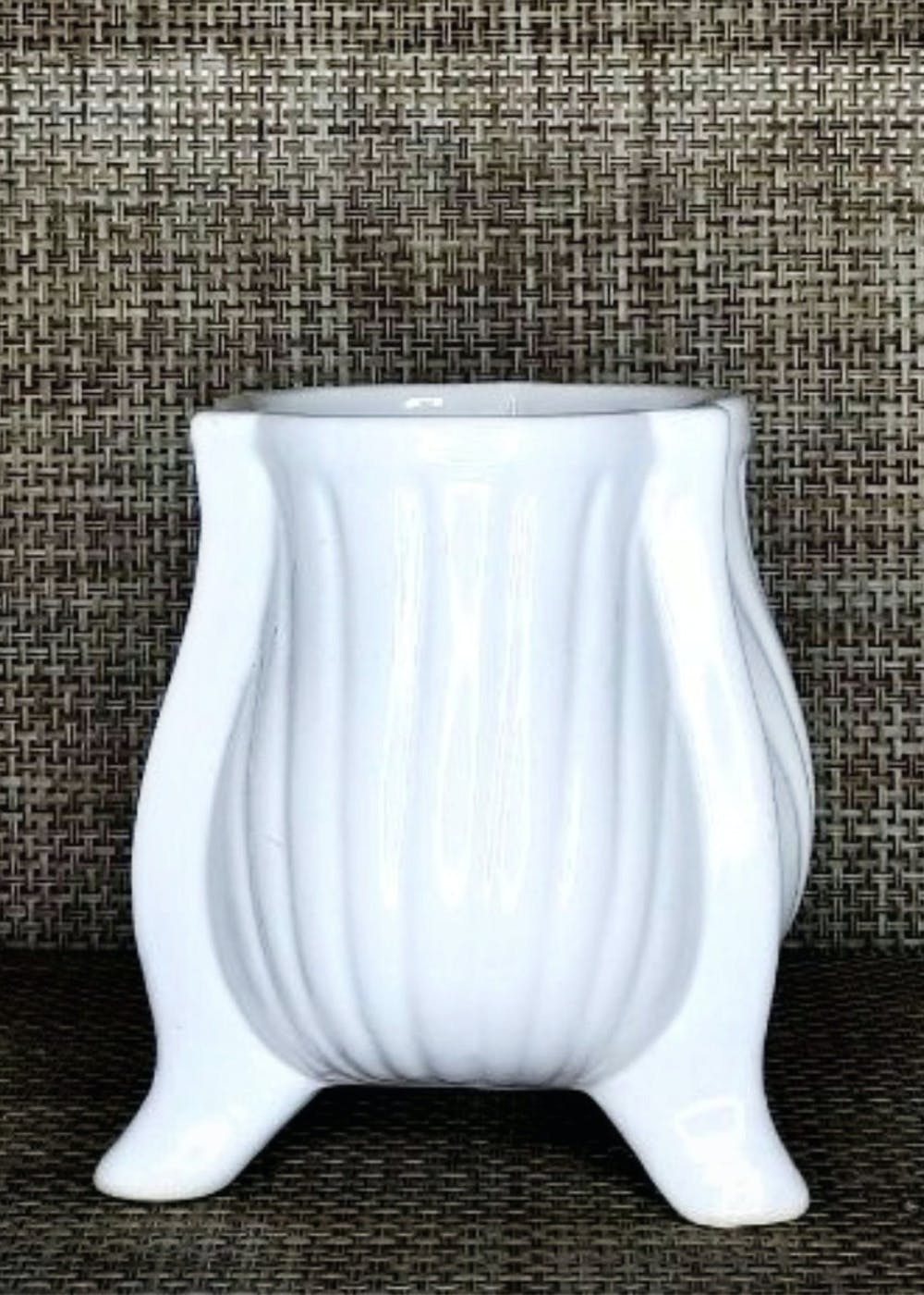 Get White Lines Textured Ceramic Pot at ₹ 525 | LBB Shop