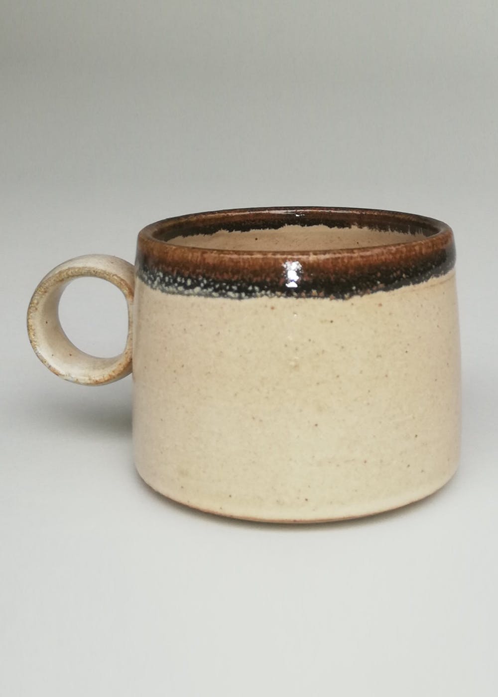 Get Contrast Rim Detail Textured Tea/Coffee Mug at ₹ 550 | LBB Shop