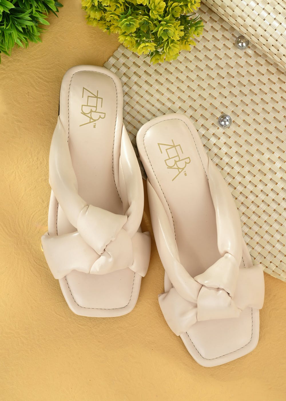 Get Solid Knot Strap Slides at ₹ 1699 | LBB Shop